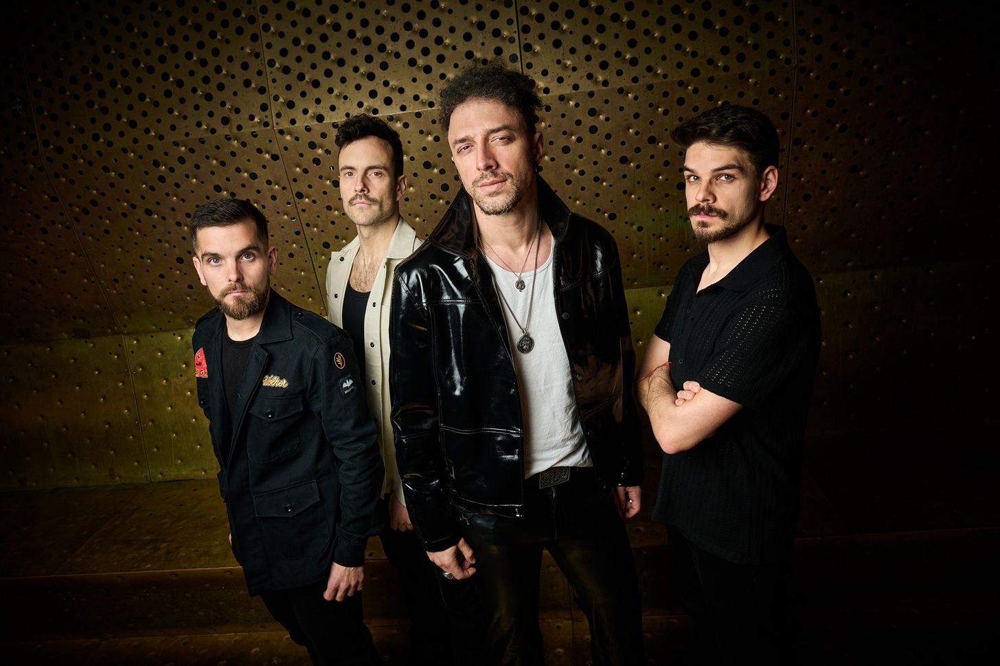 SHINOVA y Nina (Morgan) iluminan el presente con un canto compartido ...